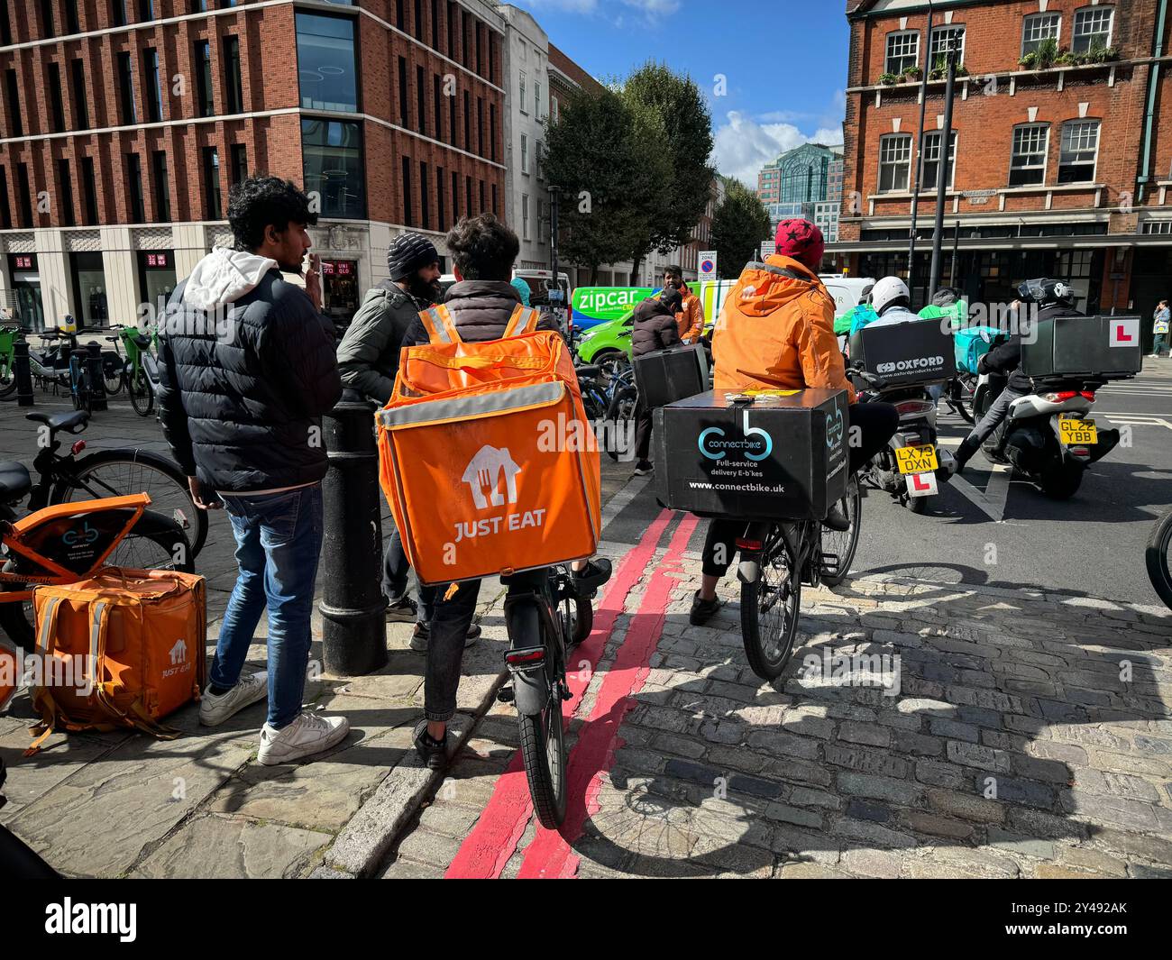 Uber eats delivery bags hi-res stock photography and images - Alamy