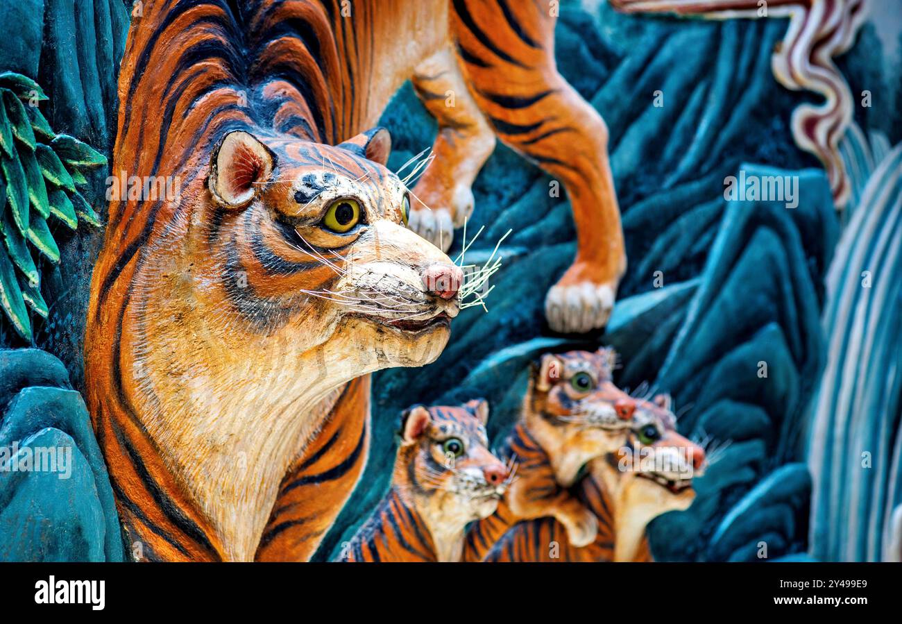 Clay tiger mural in Yueh Hai Ching Temple (Temple of Calm Sea ...