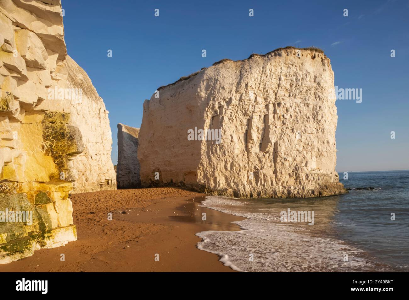 England, Kent, Broadstairs, Botany Bay Beach, Chalk Cliffs Stacks Stock ...