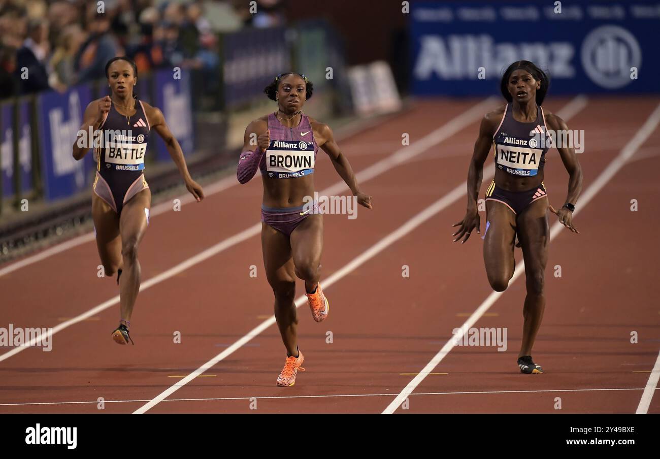 Anavia Battle and Brittany Brown of the USA, Daryll Neita of Great ...