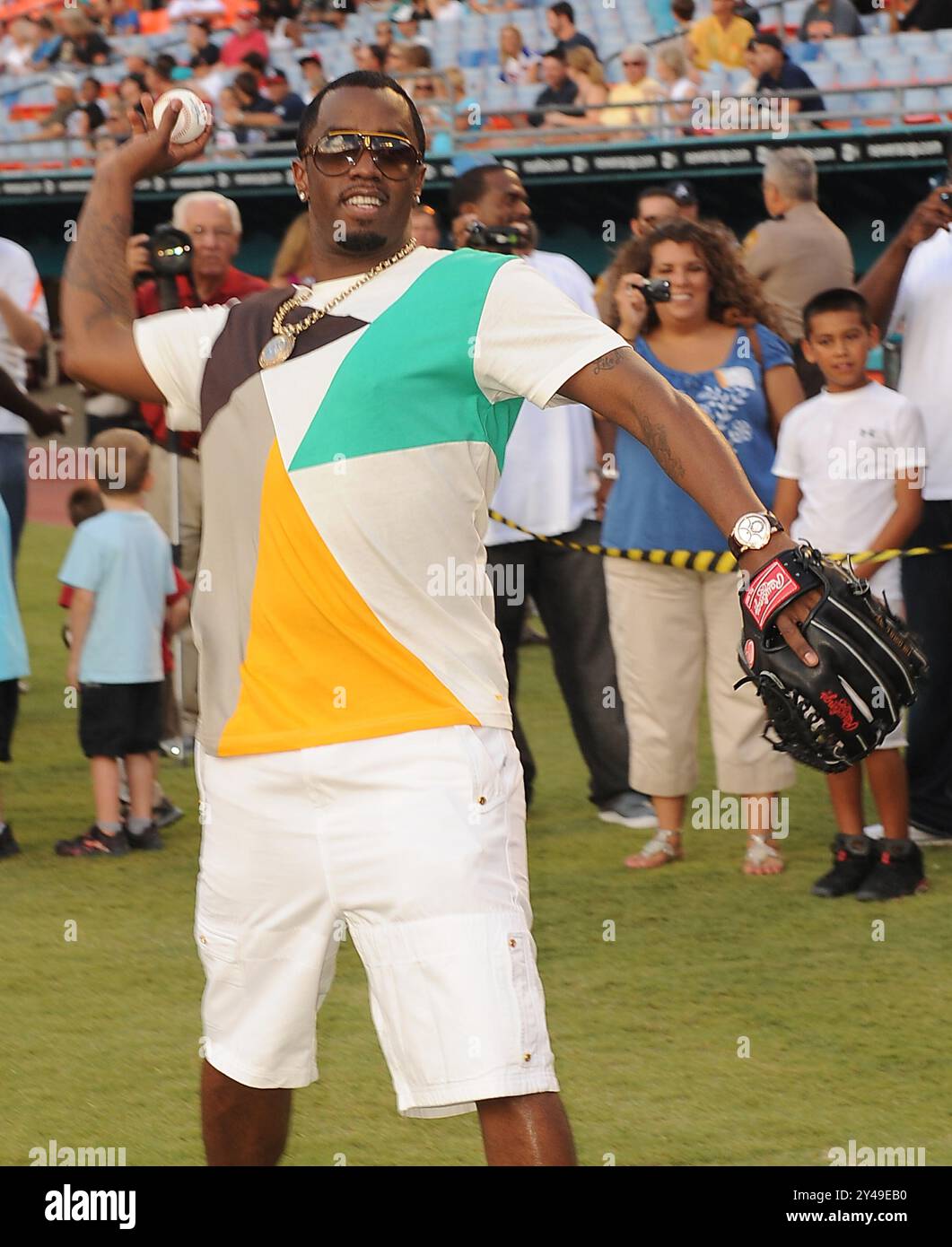 MIAMI BEACH, FL - APRIL 22: Sean "P-Diddy" Combs out on the town in ...