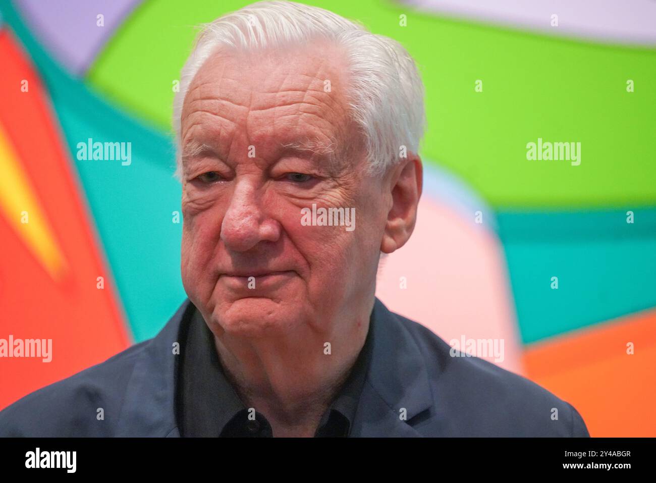 Installings hi-res stock photography and images - Alamy