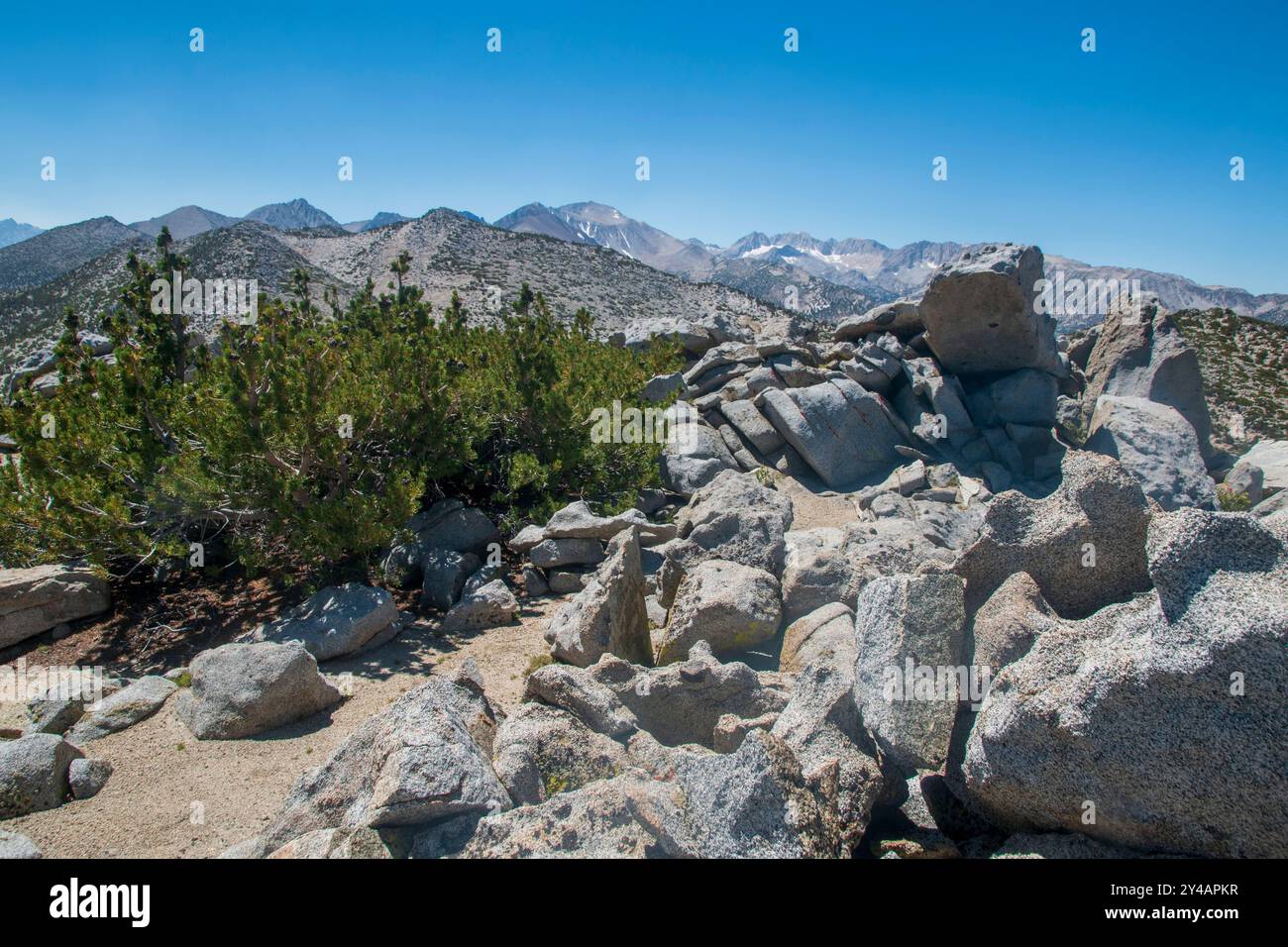 Wheeler Crest features several peaks in the Sierra Nevada above 11,000 ...