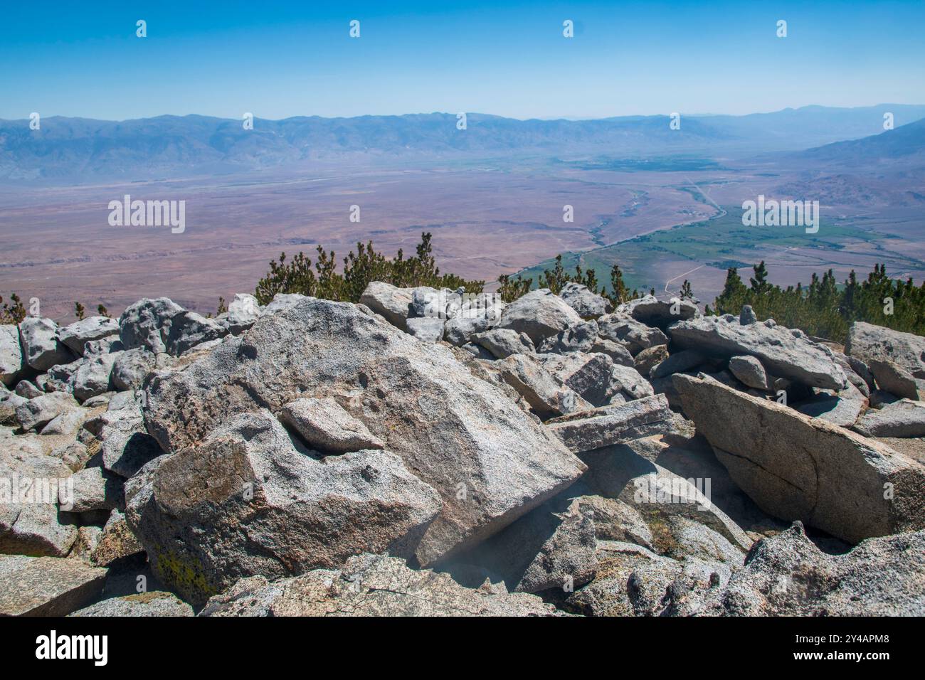 Wheeler Crest features several peaks in the Sierra Nevada above 11,000 ...
