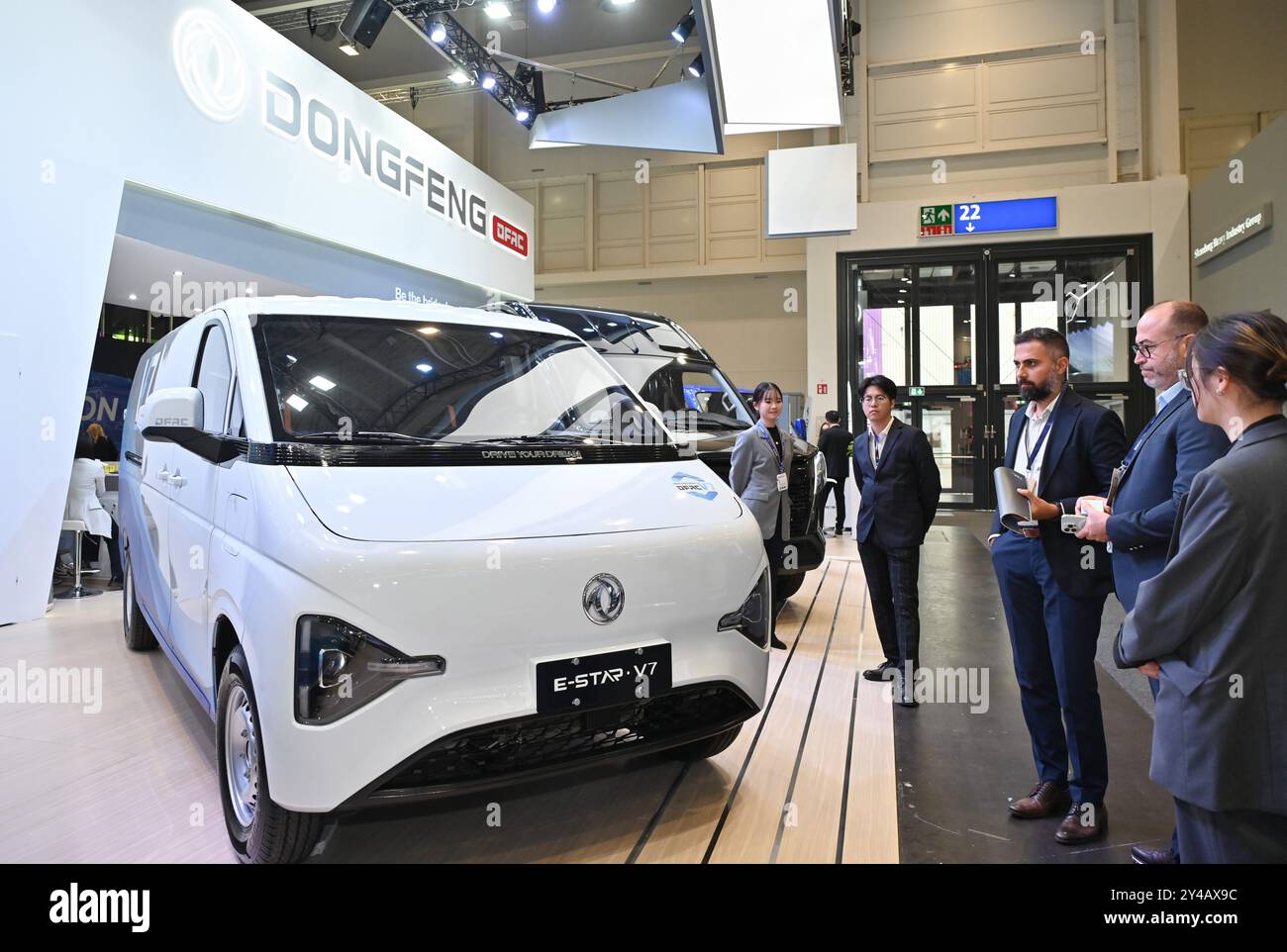 (240917) -- HANNOVER, Sept. 17, 2024 (Xinhua) -- Visitors learn about the E-STAR V7 commercial ...