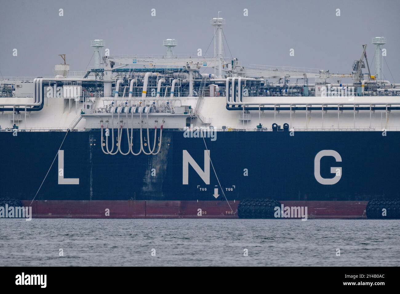 Sassnitz Mukran, Germany. 17th Sep, 2024. The regasification ships (FSRU, Floating Storage and ...