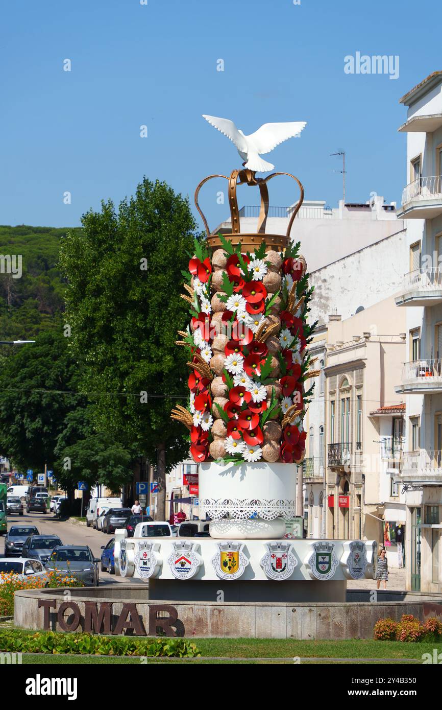 Rotunda do Tabuleiro - monument in the center of a roundabout in Tomar ...