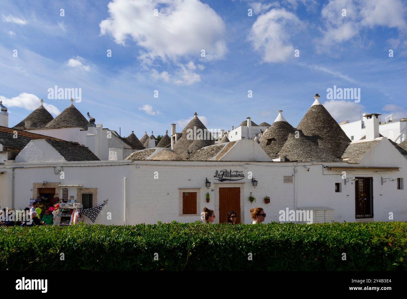 Traditional trullo house conical roofs hi-res stock photography and ...