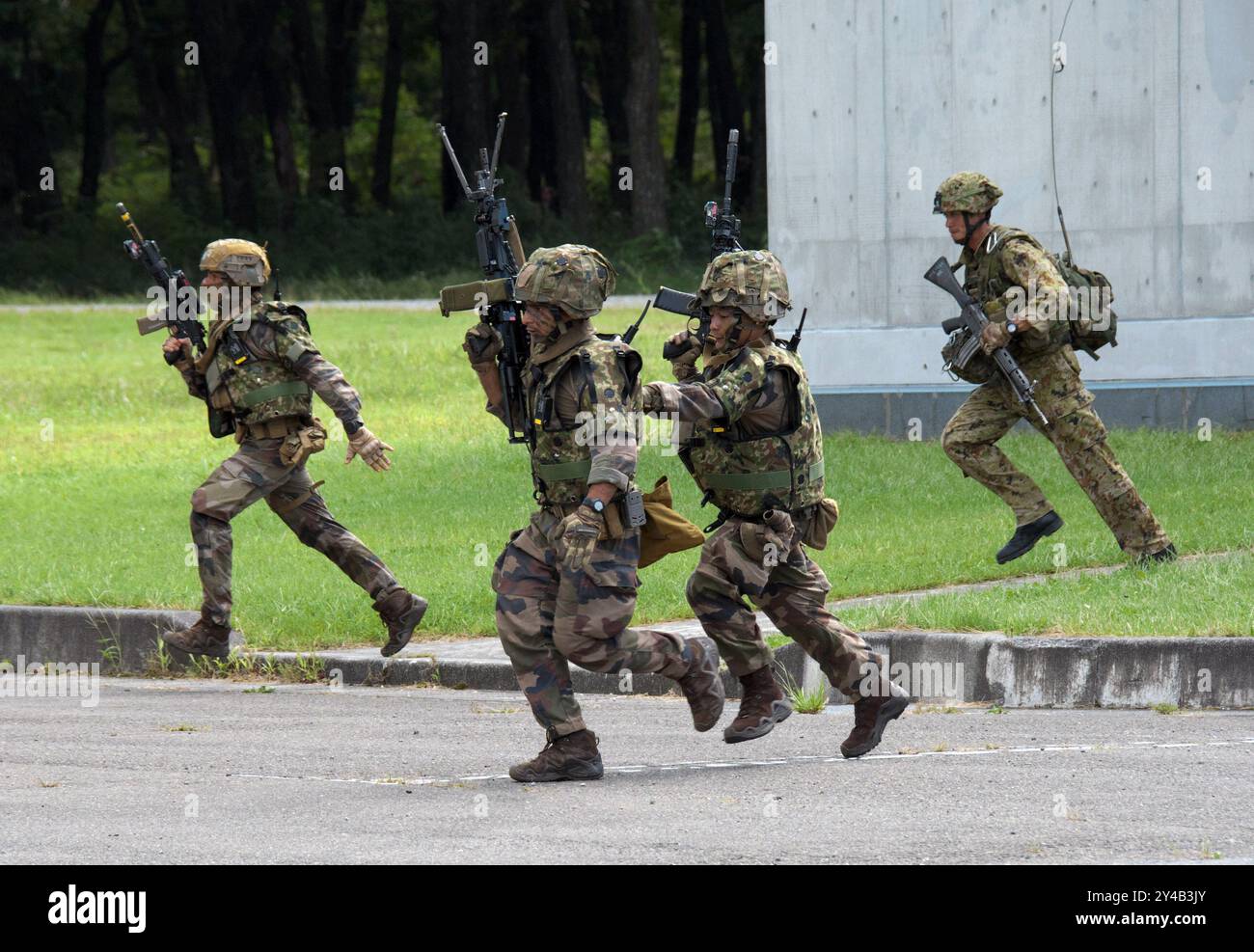 Shikama, Japan. 17th Sep, 2024. Member of French Army's the 6th Light ...
