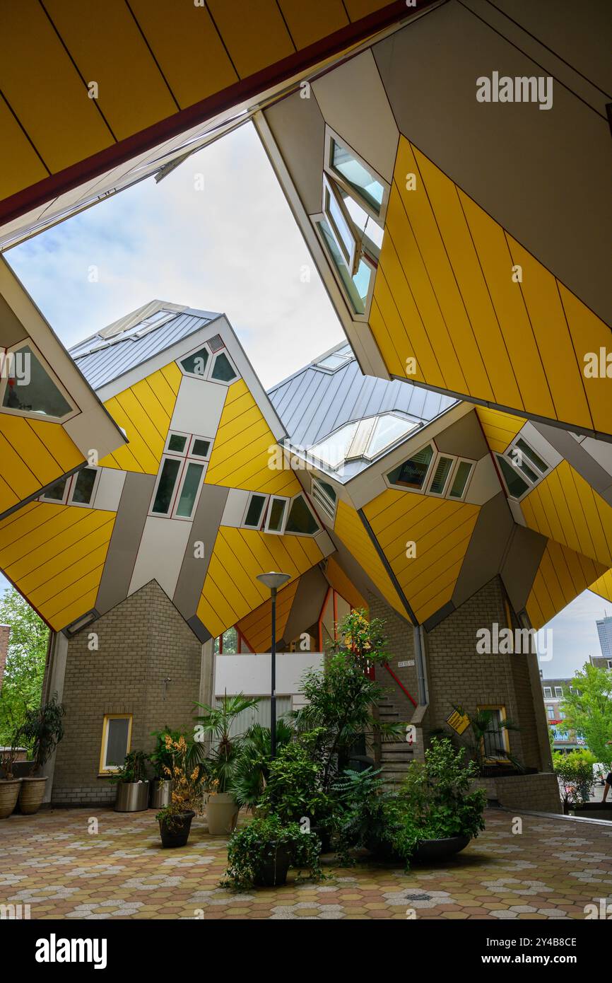 The Cube Houses (Kubuswoningen), Rotterdam Blaak, The Netherlands Stock ...