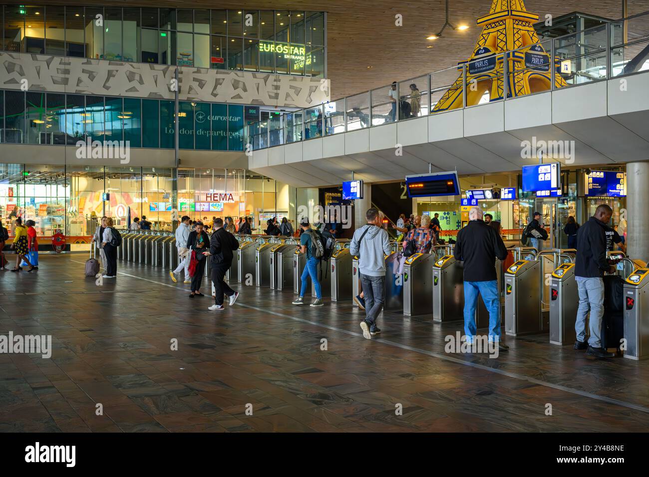 The ticket barriers inside Rotterdam Centraal station, Rotterdam, The ...