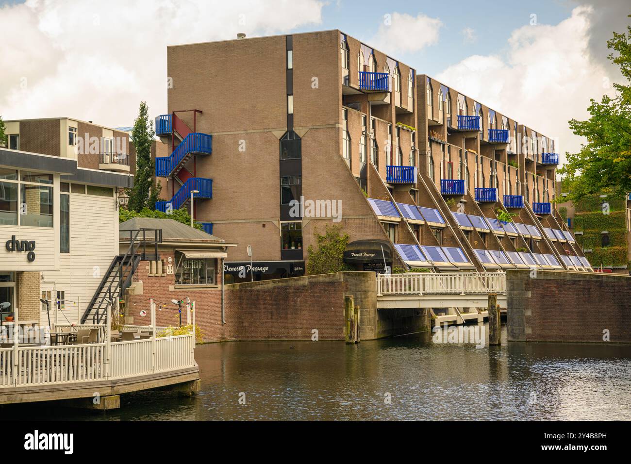 Waterside city living in Rotterdam, The Netherlands Stock Photo - Alamy
