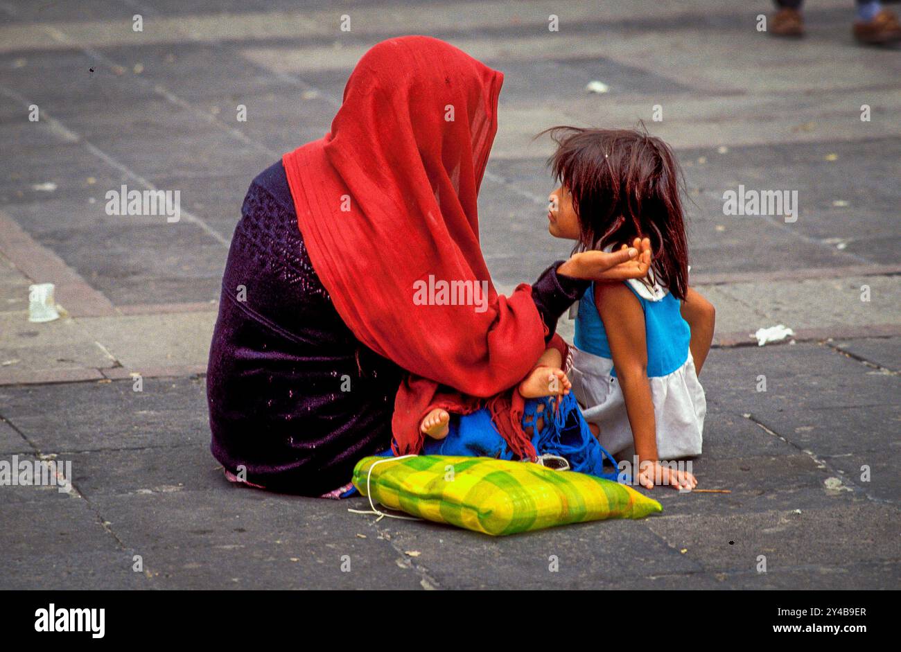 Children begging on street hi-res stock photography and images - Alamy
