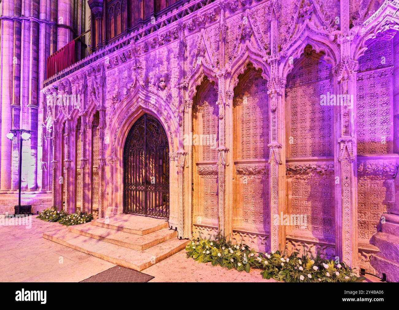Rood screen between the nave and chancel in Lincoln cathedral, England ...