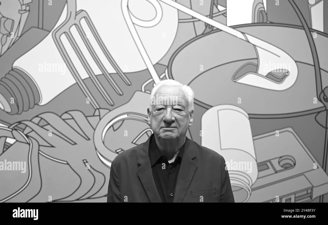A key figure in British art, Michael Craig-Martin is one of the most ...