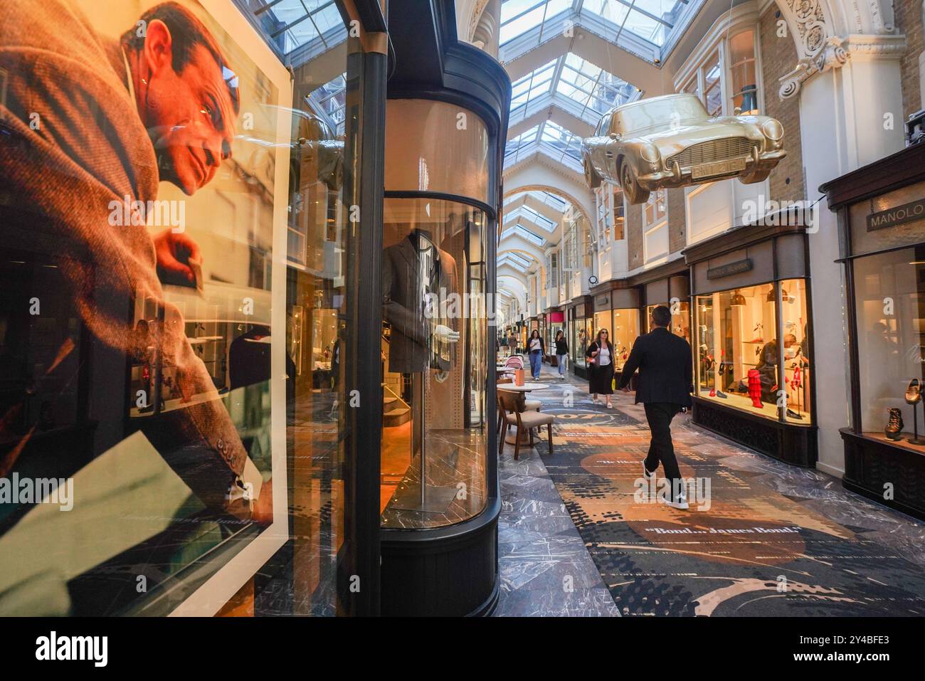 London, UK. 17 September 2024 A picture of Sean Connery in the shop ...