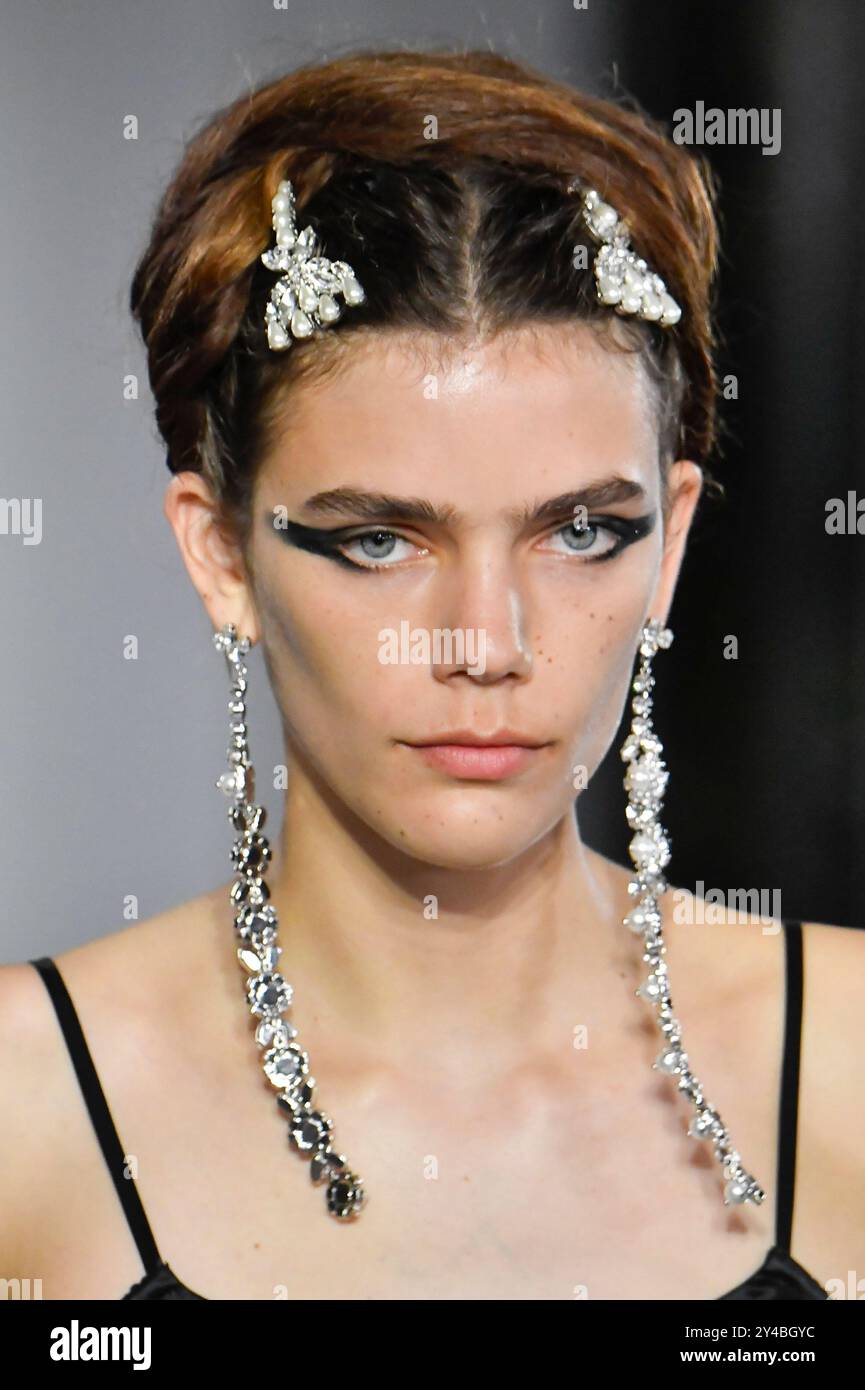 London, UK. 15th Sep, 2024. Model Betsy Gaghan walks on the runway at ...