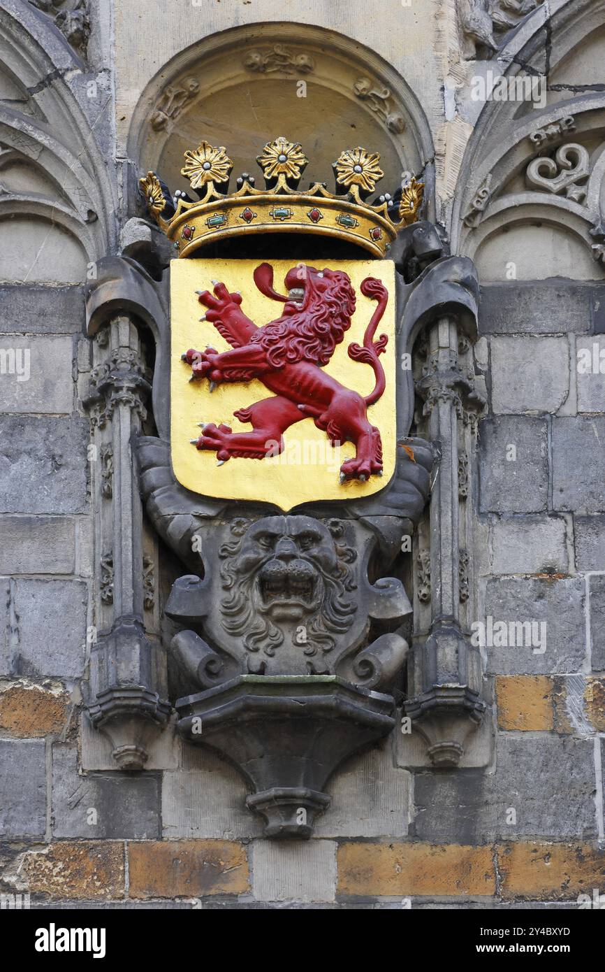 Coat of arms of Delft, red lion and crown, facade Gemeenlandshuis van ...