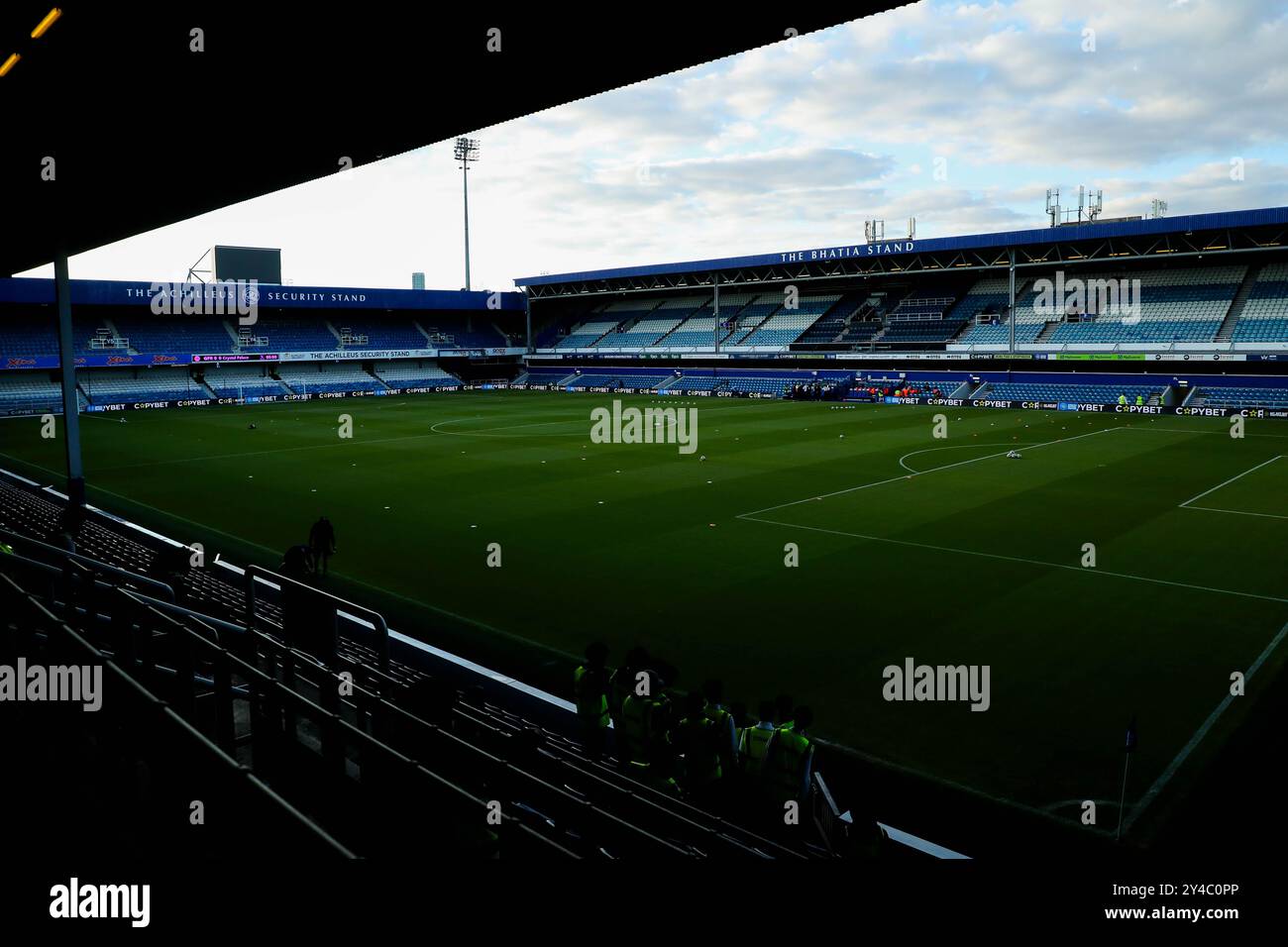 Matrade loftus road stadium hi-res stock photography and images - Alamy