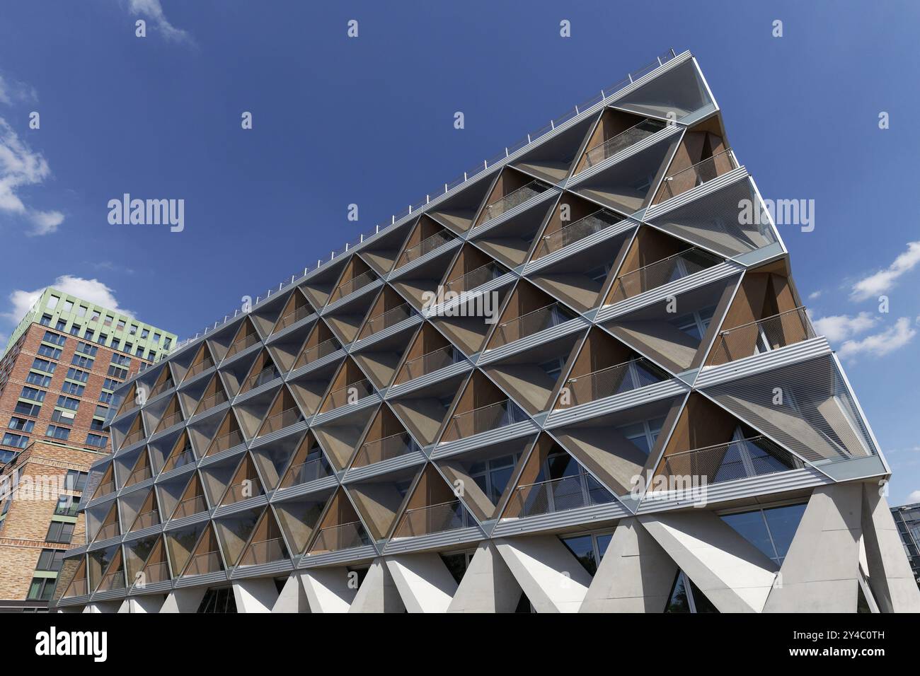 Office building The Cradle by HPP Architekten, innovative timber hybrid ...
