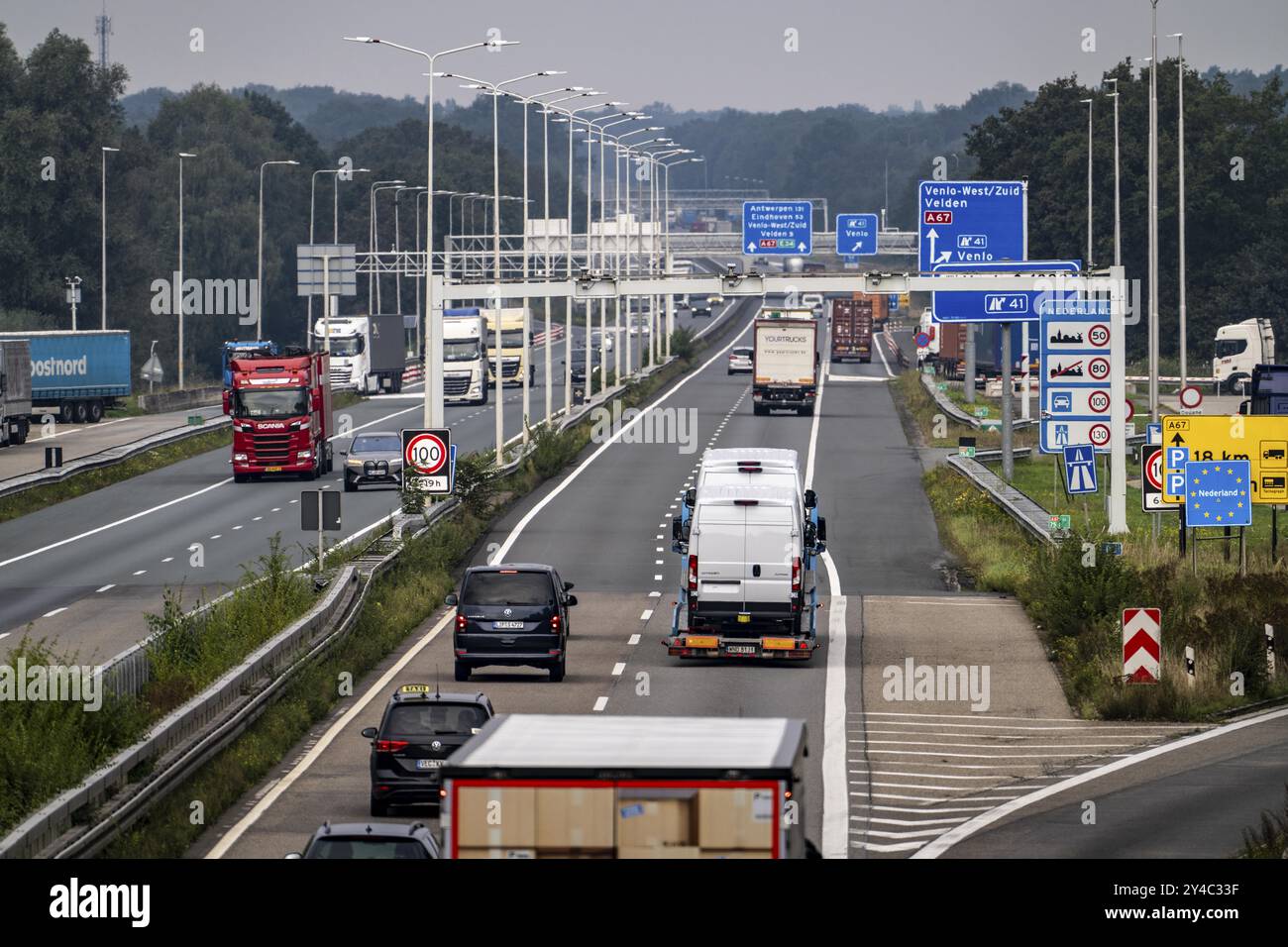 The border crossing Straelen, between Germany and the Netherlands ...