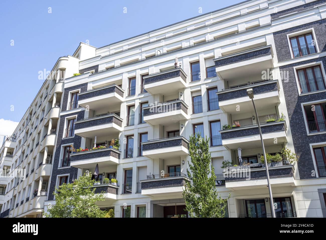 Apartment apartments residential houses hi-res stock photography and ...