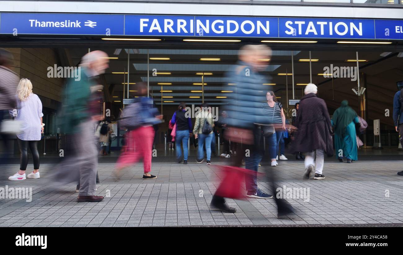 City thameslink station hi-res stock photography and images - Alamy
