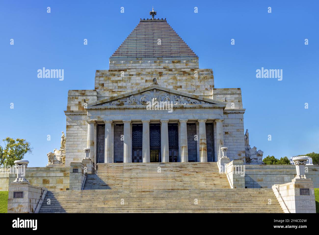 War memorial, Shrine of Remembrance in St Kilda Road in Melbourne, Victoria Stock Photo - Alamy
