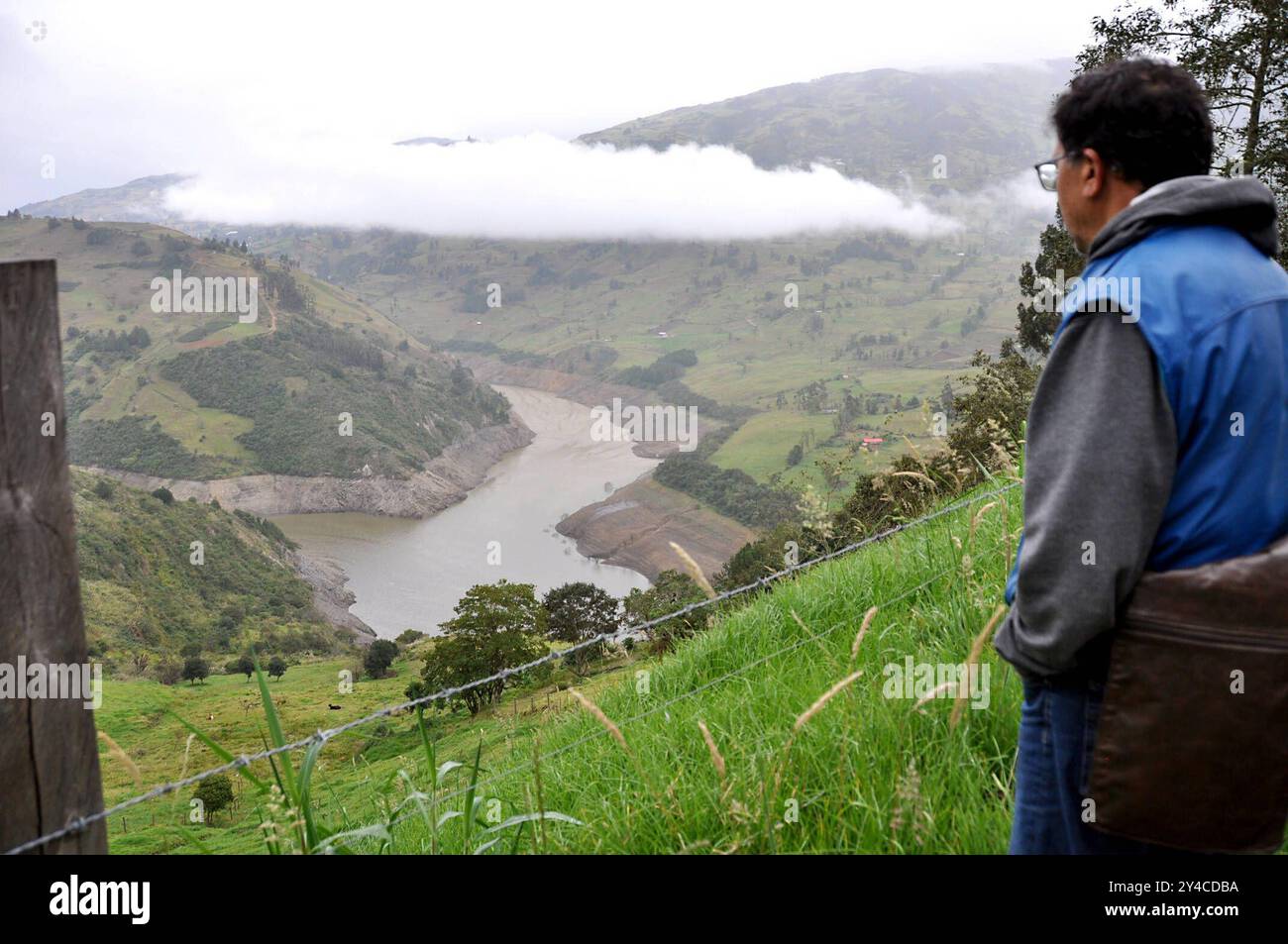 Hydroelectric power plant ecuador hi-res stock photography and images ...
