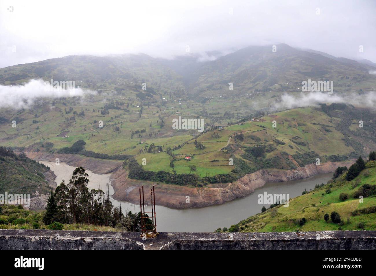 Hydroelectric power plant ecuador hi-res stock photography and images ...