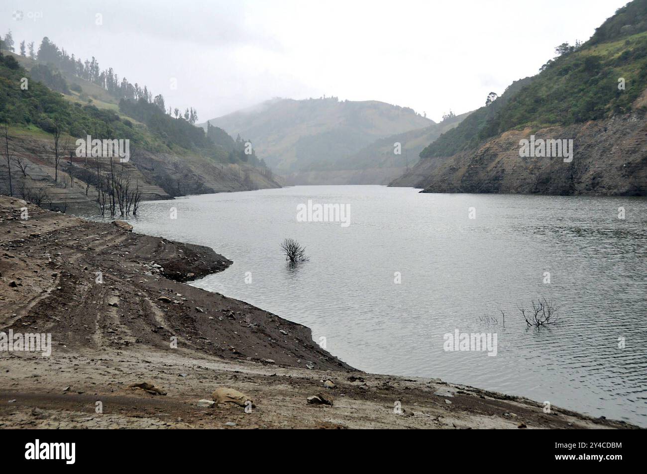 MAZAR HYDROELECTRIC POWER PLANT BASIN Cuenca, Ecuador September 17 ...