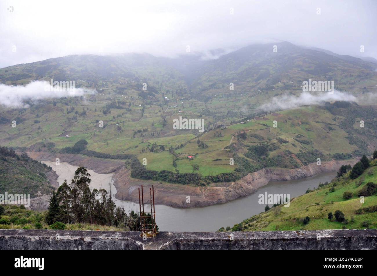Hydroelectric power plant ecuador hi-res stock photography and images ...