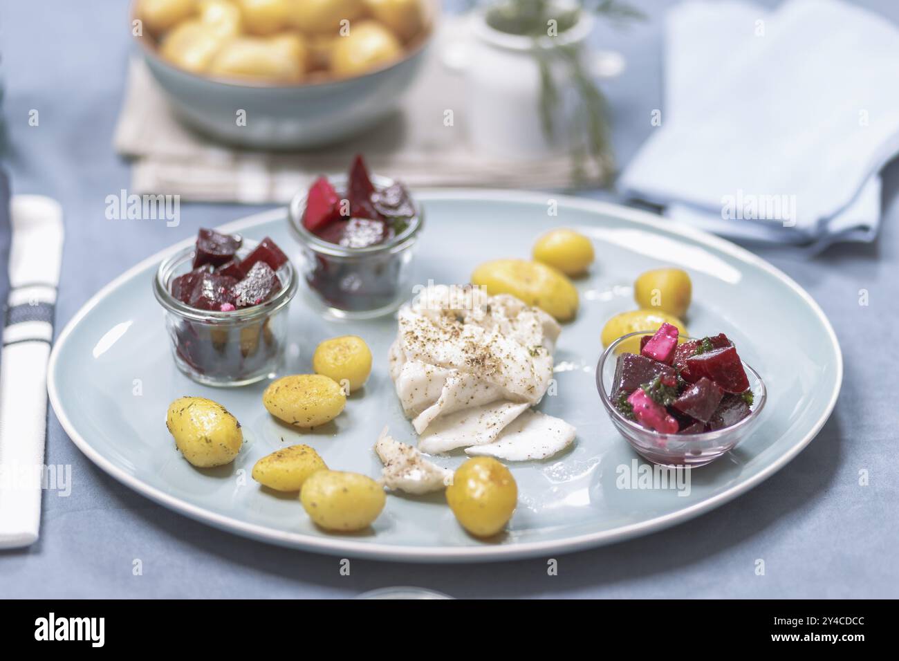 Dish of roast potatoes hi-res stock photography and images - Alamy