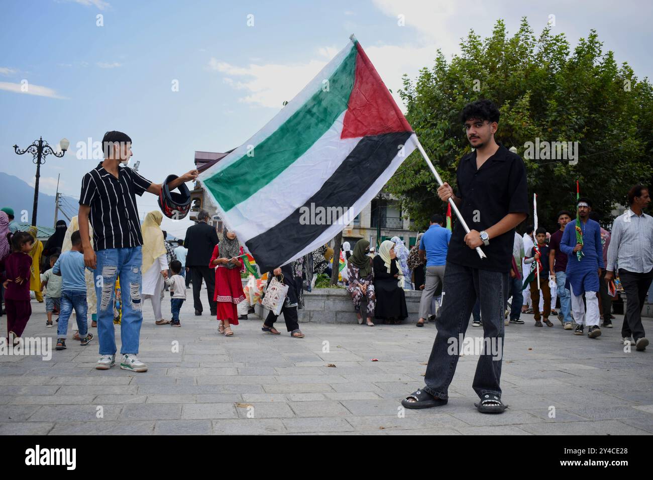 Srinagar, India. 17th Sep, 2024. Srinagar, Kashmir, India, on 17 Sep, 2024: A Kashmiri boy was ...