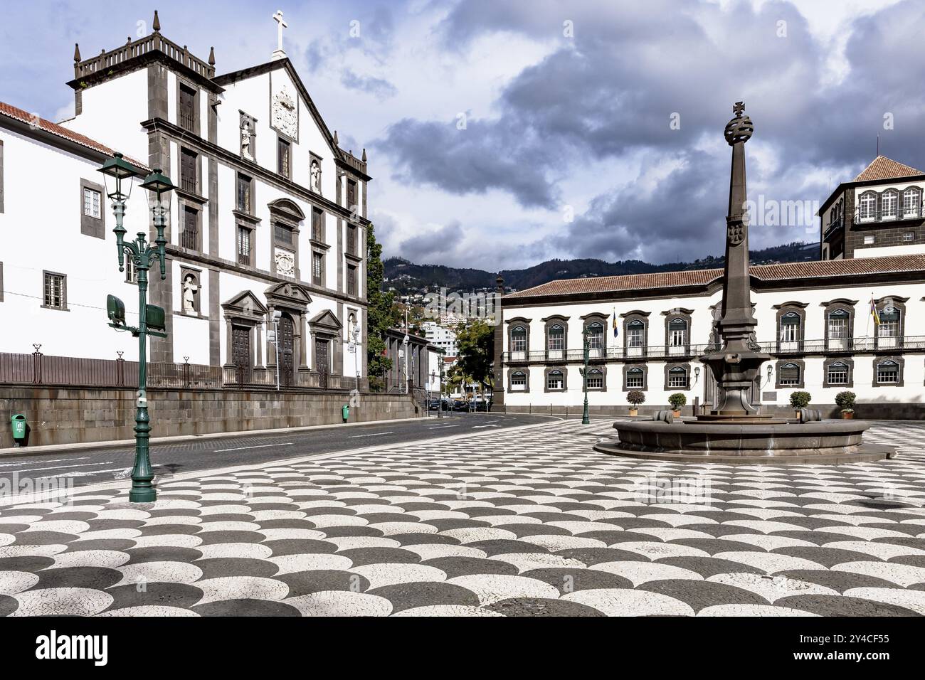 Funchal, Town Hall Square, Rathausplatz and Jesuit School, Madeira ...