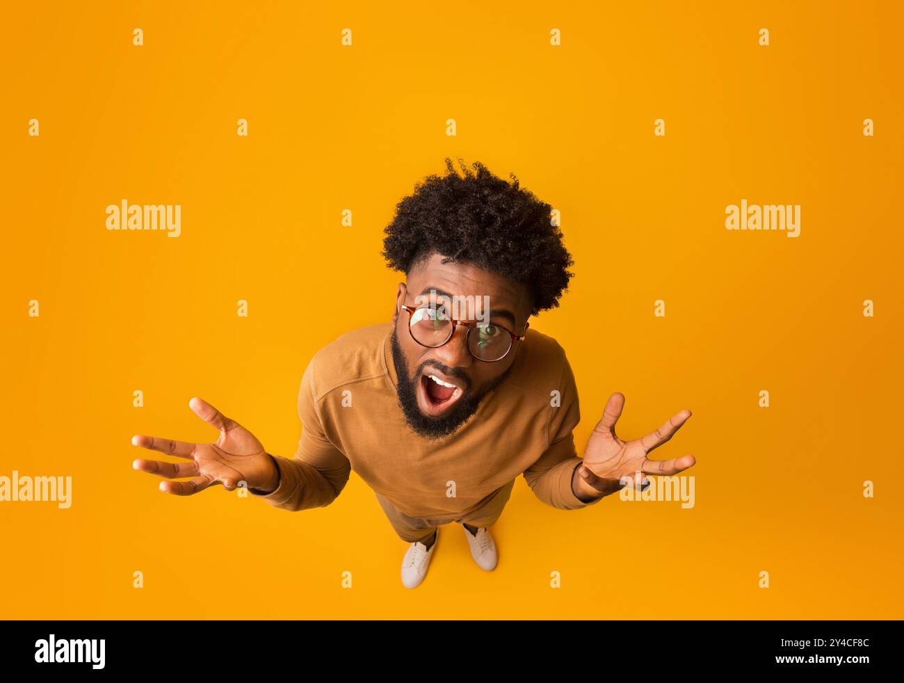 Indignant look hi-res stock photography and images - Alamy