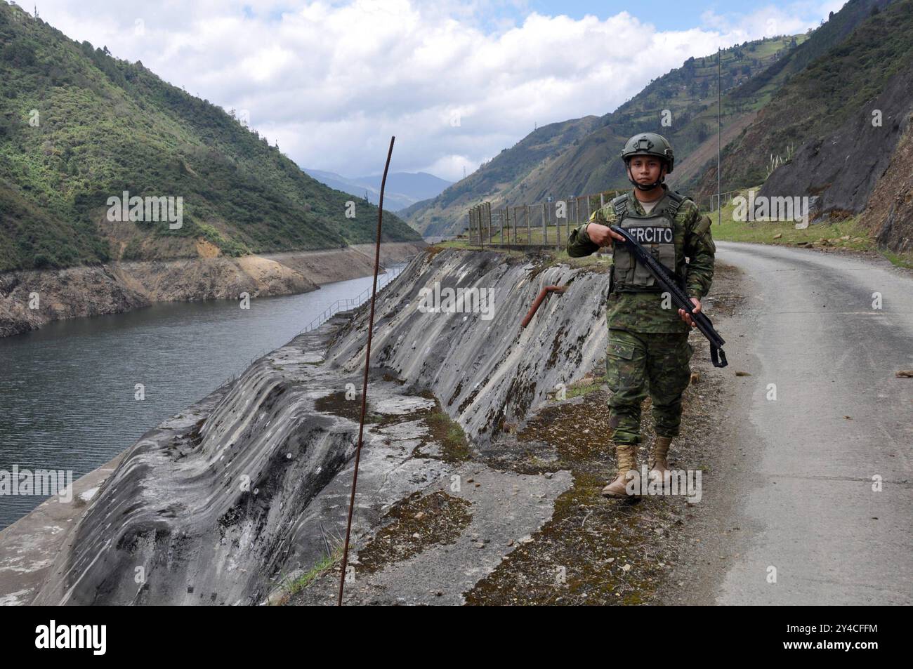 Hydroelectric power plant ecuador hi-res stock photography and images ...