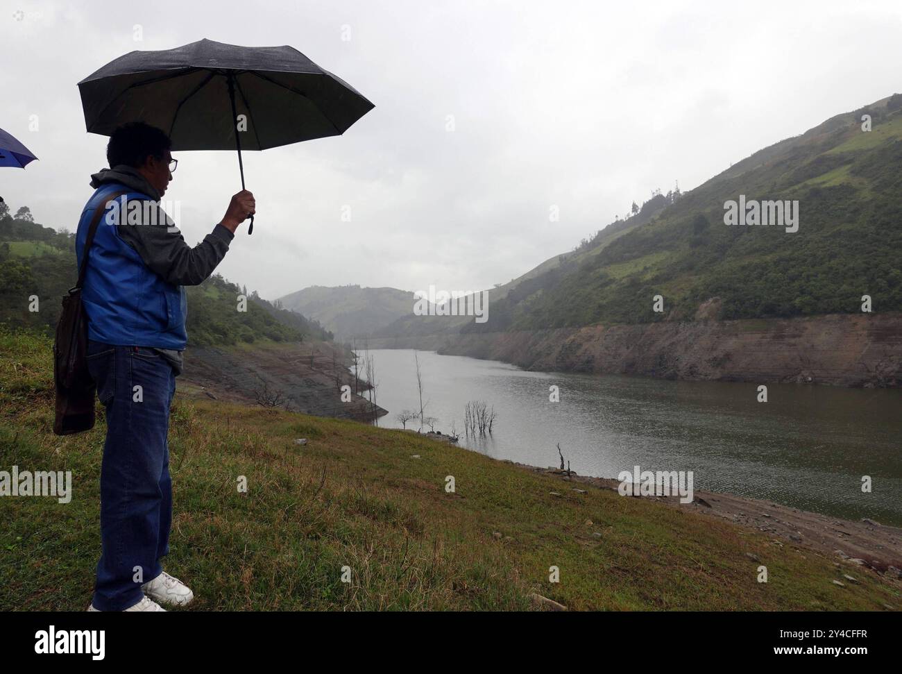 MAZAR HYDROELECTRIC POWER PLANT BASIN Cuenca, Ecuador September 17 ...
