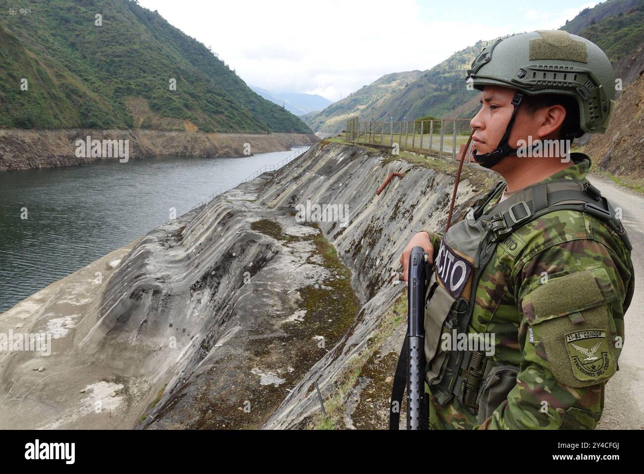 Hydroelectric power plant ecuador hi-res stock photography and images ...