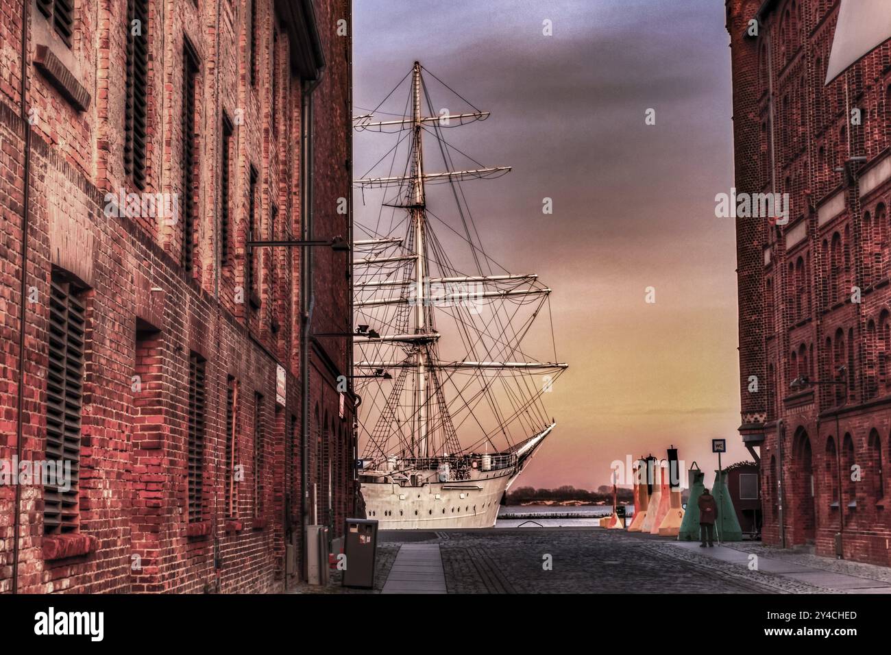 Rows sailing boats ships hi-res stock photography and images - Alamy