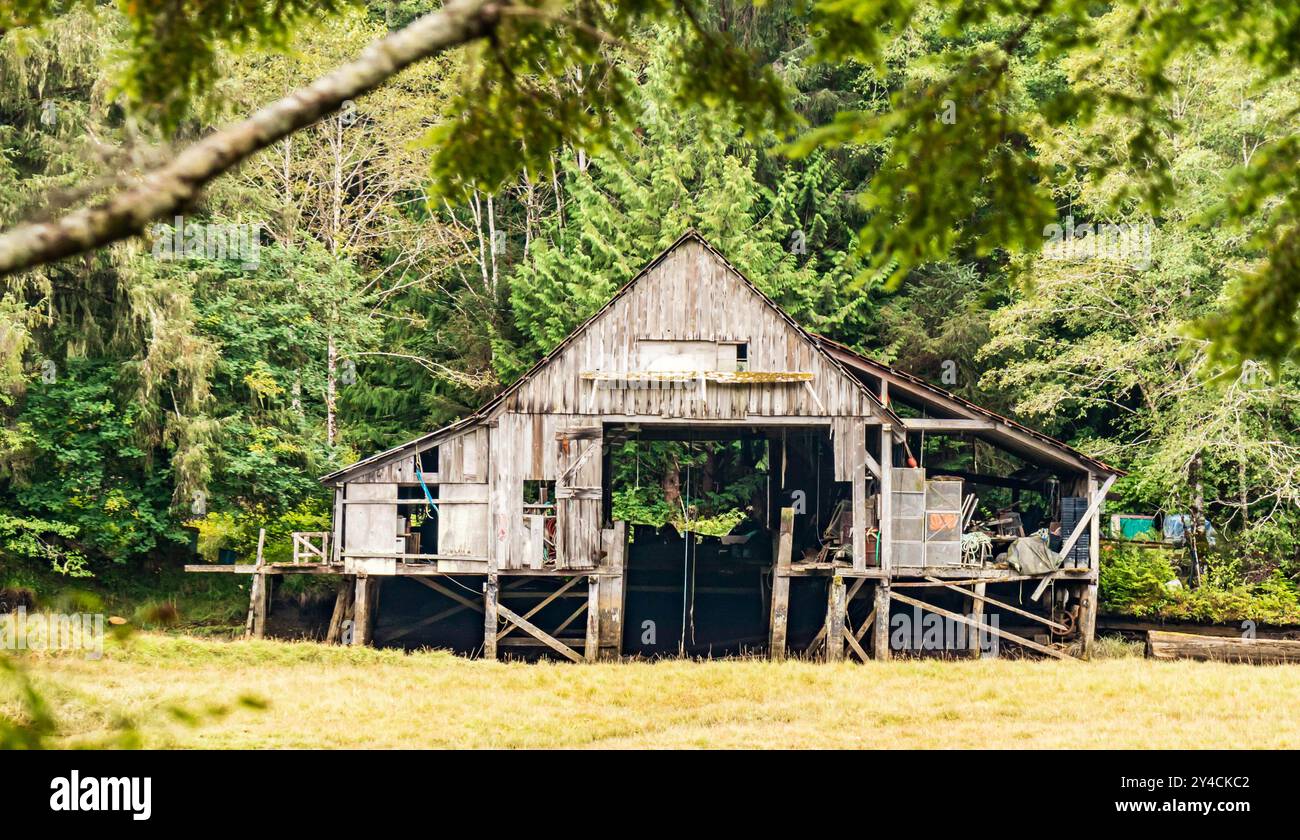 Old tired boats hi-res stock photography and images - Alamy