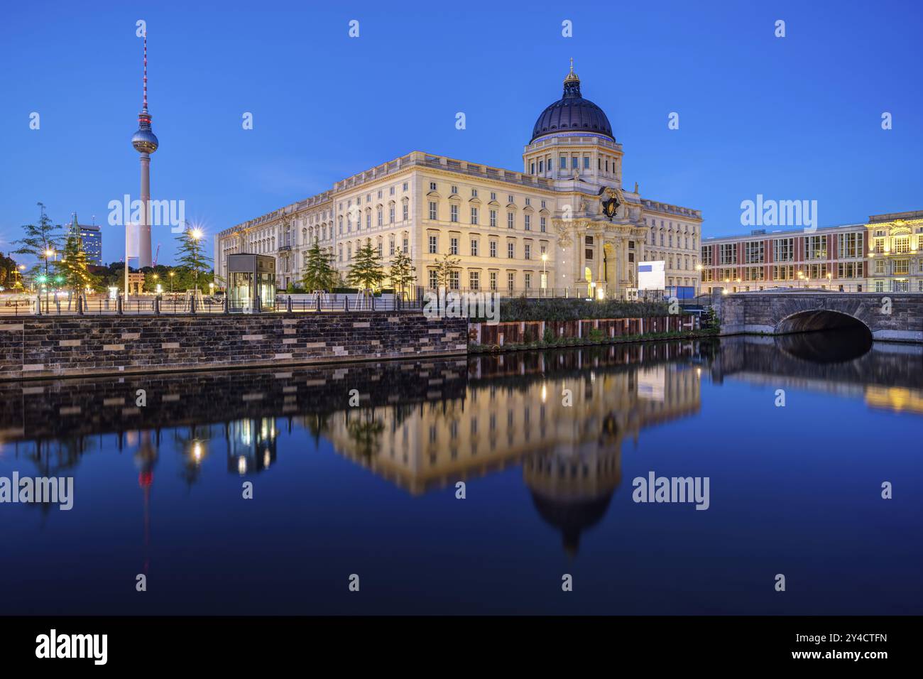 High-resolution images of the rebuilt Berlin City Palace and the famous ...