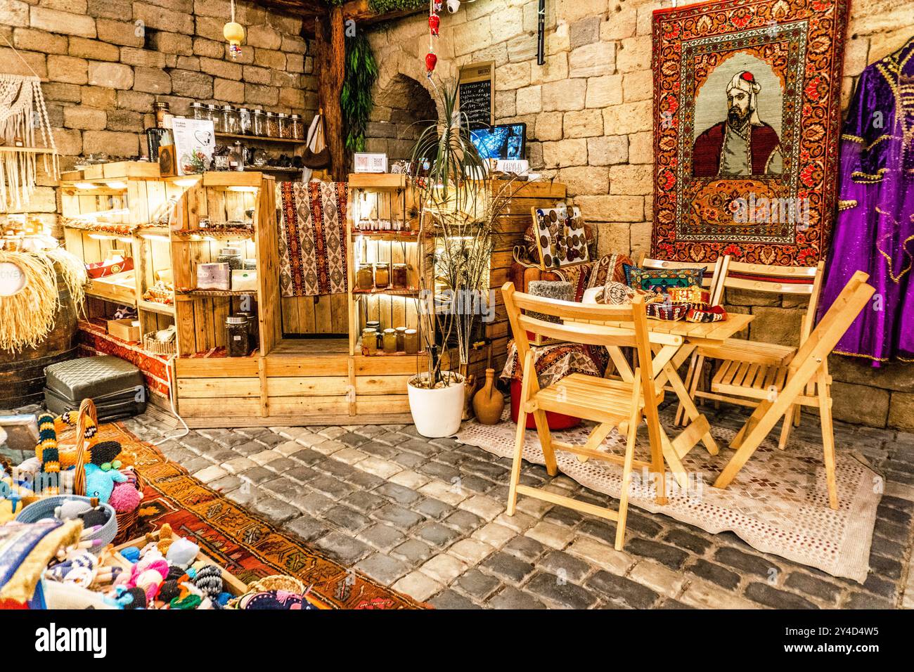 Souvenir shop of baku hi-res stock photography and images - Alamy