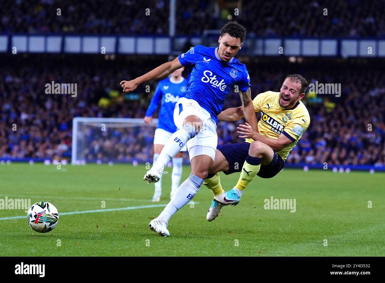 Everton's Roman Dixon (left) and Southampton's Ryan Fraser battle for ...