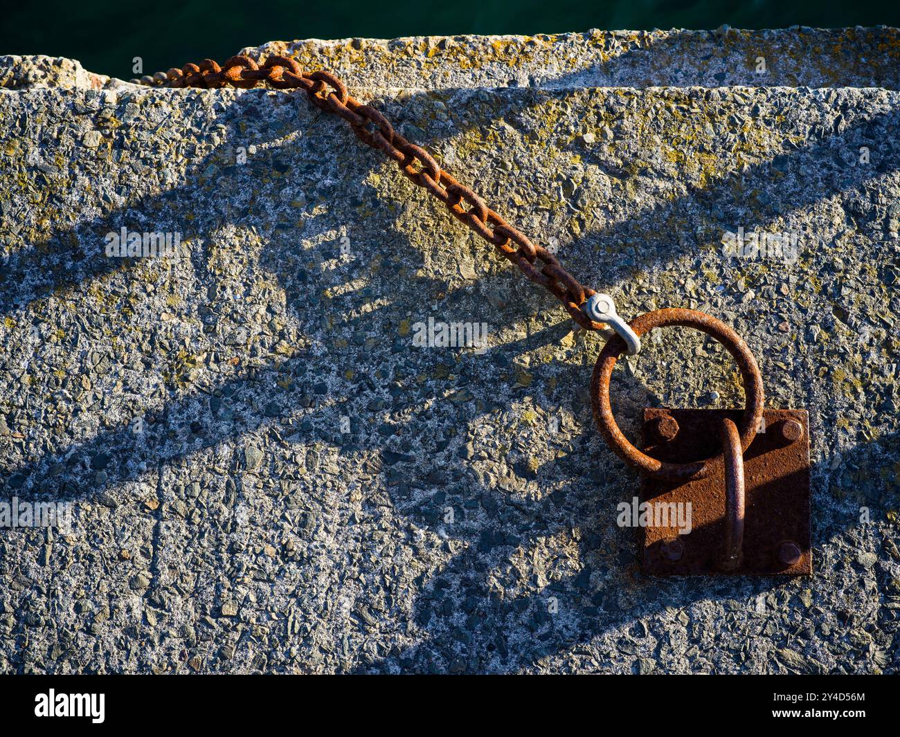 SHADOWS SHAPES OBJECTS COLOUR OBSCURE ITEMS Stock Photo - Alamy