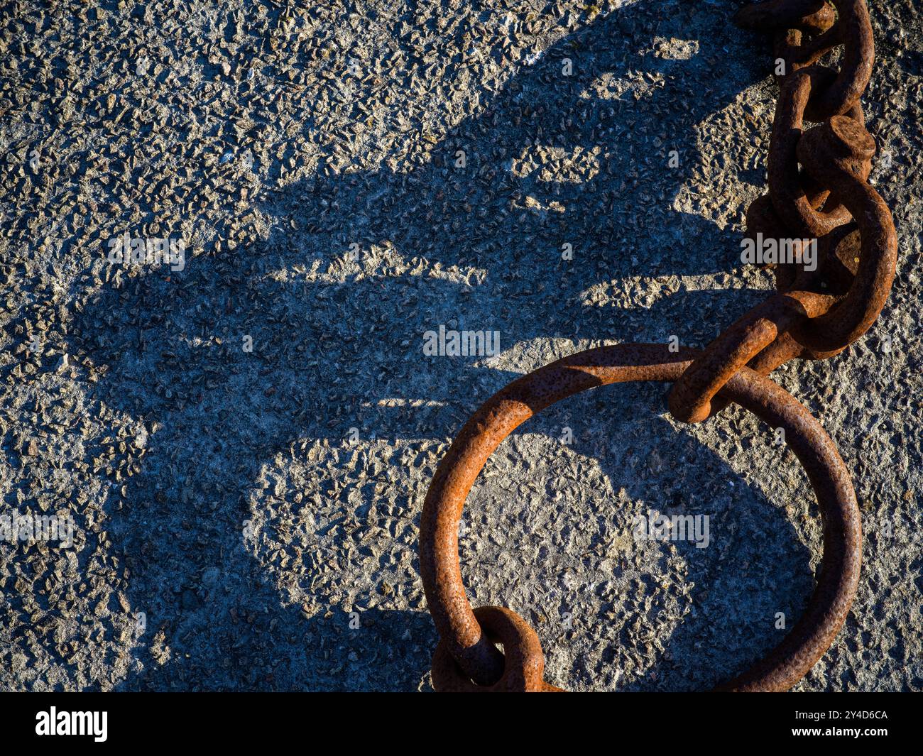 SHADOWS SHAPES OBJECTS COLOUR OBSCURE ITEMS Stock Photo - Alamy