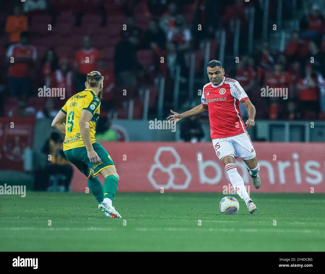 Gabriel pitta hi-res stock photography and images - Alamy