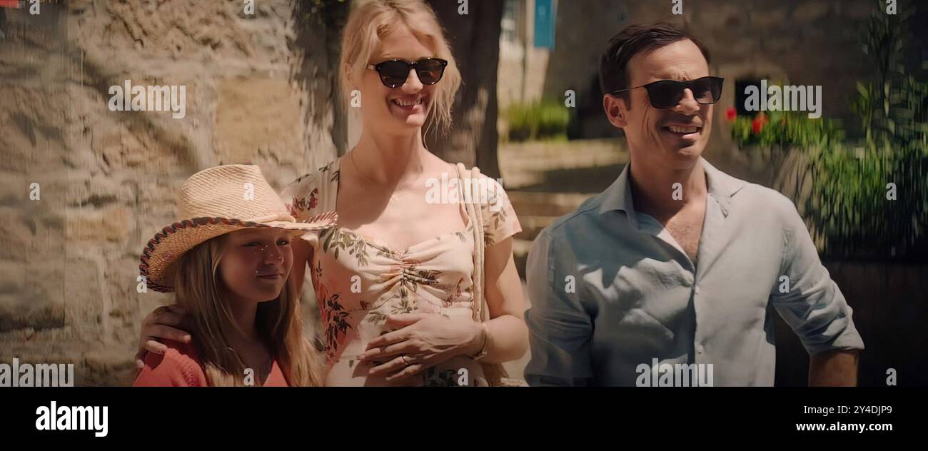 SPEAK NO EVIL, from left: Alix West Lefler, Mackenzie Davis, Scoot ...