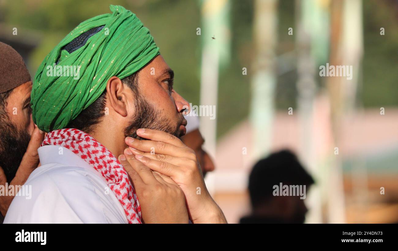 Srinagar, Jammu And Kashmir, India. 17th Sep, 2024. Thousands of devotees throng Khiram Dargah ...