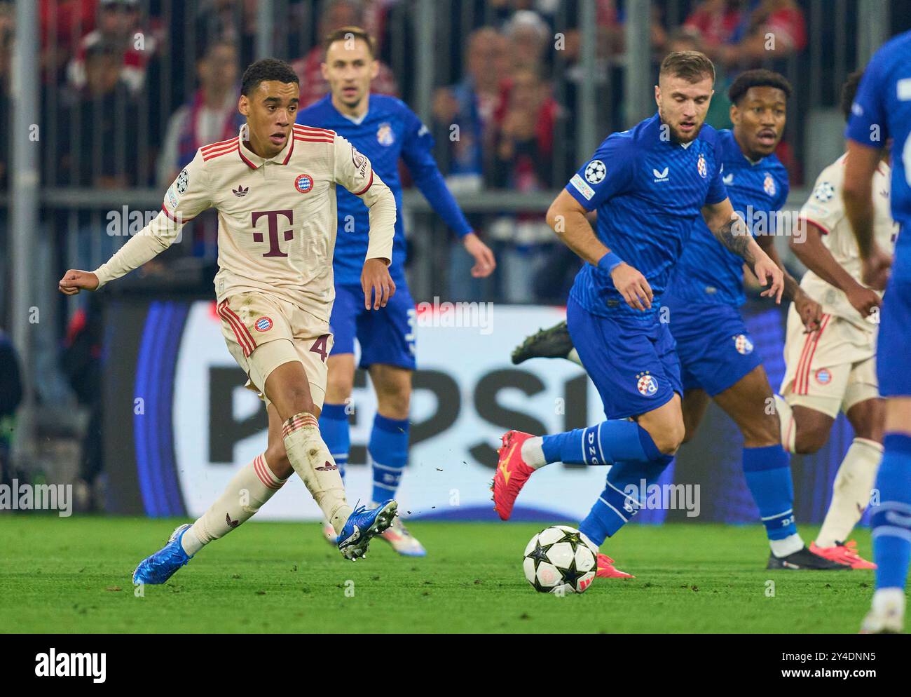 Jamal MUSIALA, FCB 42 in the group league match FC BAYERN MUENCHEN ...